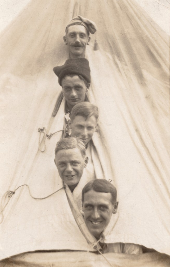 Volunteers in WW1 with Richard Van Emden – Old Front Line